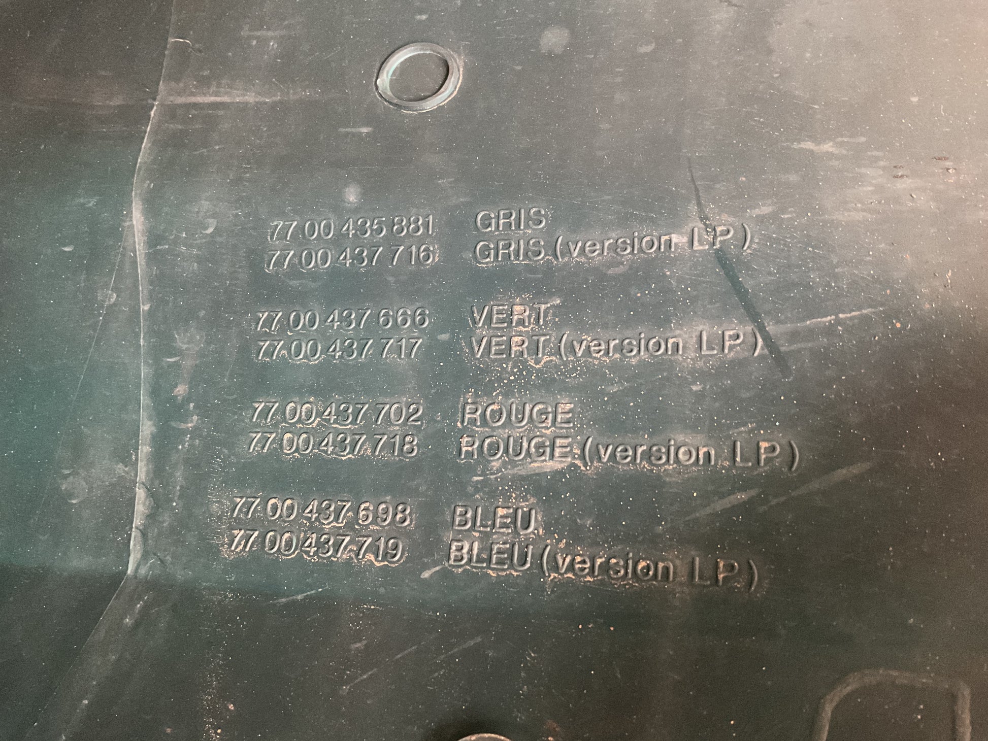 Paragolpes delantero Renault Scenic 99-04 – AutoRR