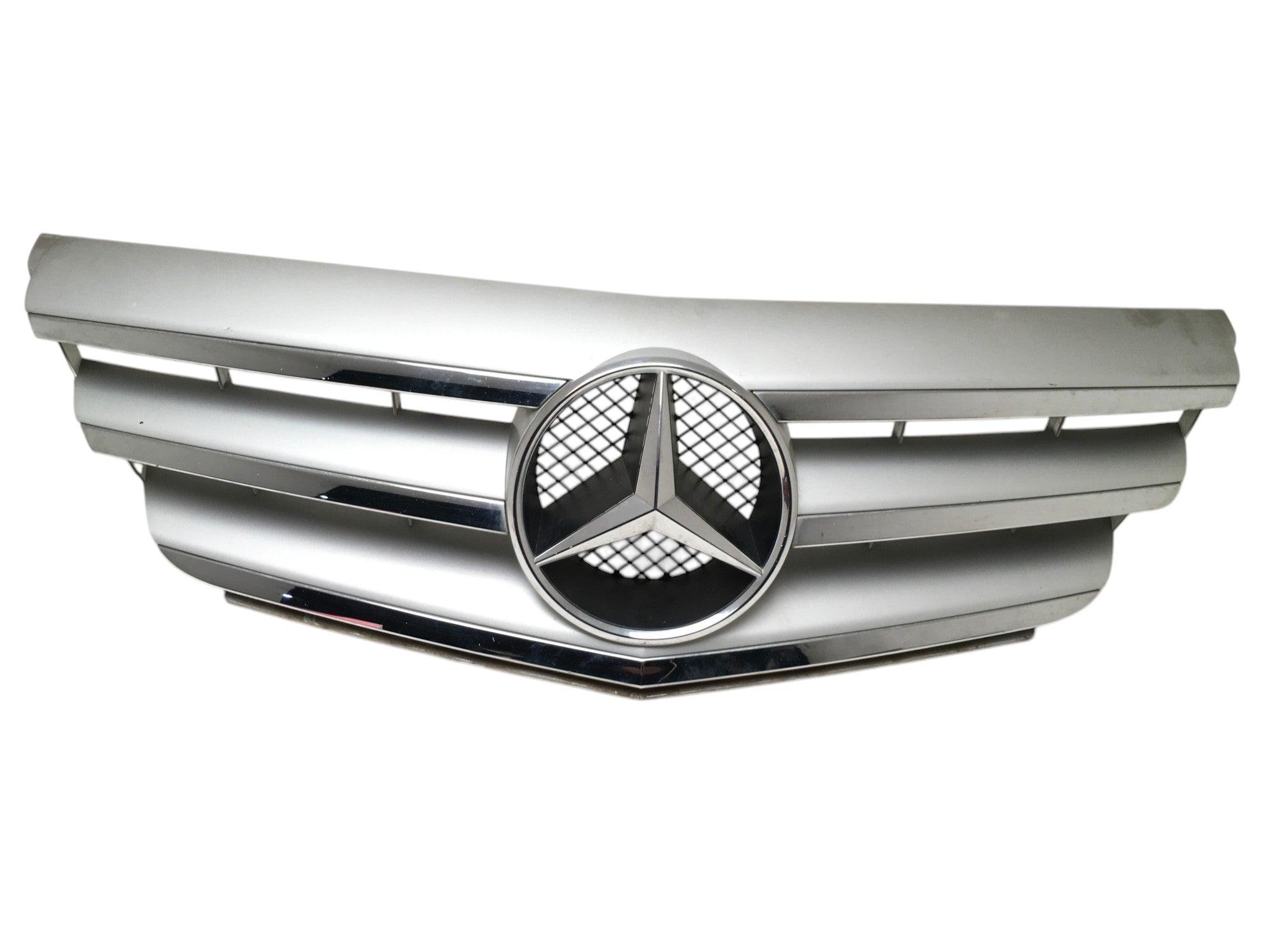 Rejilla radiador Mercedes W204 – AutoRR